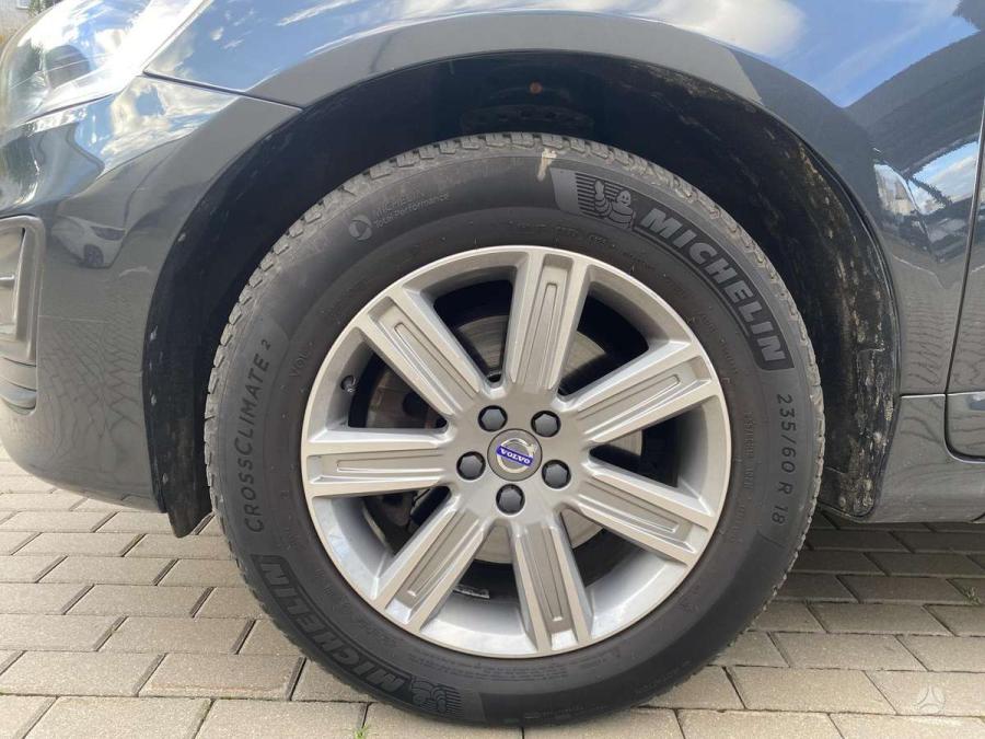Grey Volvo XC60 2015 in Vilnius, with an engine capacity of 2.40 L and mileage of 195 thousand km for 14250 €, photo 33 on AUTOMOTO.COM.LV