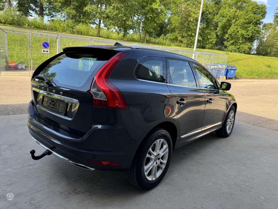 Pelēks Volvo XC60 2015 Alīta, ar dzinēja tilpumu 2.40 L un nobraukumu 167 tūkst. km par 13900 €, foto 5 vietnē AUTOMOTO.COM.LV