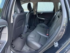 Pelēks Volvo XC60 2015 Alīta, ar dzinēja tilpumu 2.40 L un nobraukumu 167 tūkst. km par 13900 €, foto 11 vietnē AUTOMOTO.COM.LV