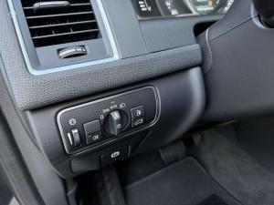 Pelēks Volvo XC60 2015 Alīta, ar dzinēja tilpumu 2.40 L un nobraukumu 167 tūkst. km par 13900 €, foto 20 vietnē AUTOMOTO.COM.LV