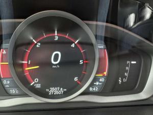 Pelēks Volvo XC60 2015 Viļņa, ar dzinēja tilpumu 2.40 L un nobraukumu 272 tūkst. km par 13500 €, foto 10 vietnē AUTOMOTO.COM.LV