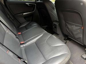 Pelēks Volvo XC60 2015 Viļņa, ar dzinēja tilpumu 2.40 L un nobraukumu 272 tūkst. km par 13500 €, foto 16 vietnē AUTOMOTO.COM.LV