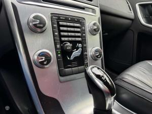 Pelēks Volvo XC60 2015 Viļņa, ar dzinēja tilpumu 2.40 L un nobraukumu 272 tūkst. km par 13500 €, foto 20 vietnē AUTOMOTO.COM.LV