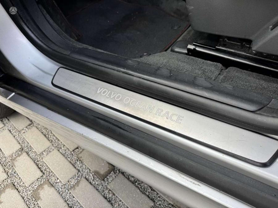 Pelēks Volvo XC60 2015 Viļņa, ar dzinēja tilpumu 2.40 L un nobraukumu 272 tūkst. km par 13500 €, foto 24 vietnē AUTOMOTO.COM.LV