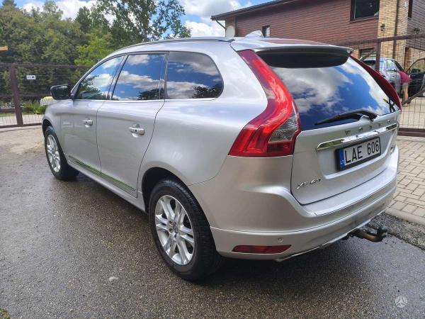 Grey Volvo XC60 2015 in Vilnius, with an engine capacity of 2.50 L and mileage of 153 thousand km for 12950 €, photo 5 on AUTOMOTO.COM.LV