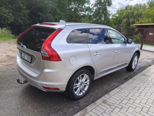 Grey Volvo XC60 2015 in Vilnius, with an engine capacity of 2.50 L and mileage of 153 thousand km for 12950 €, photo 7 on AUTOMOTO.COM.LV