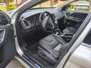 Pelēks Volvo XC60 2015 Viļņa, ar dzinēja tilpumu 2.50 L un nobraukumu 153 tūkst. km par 12950 €, foto 10 vietnē AUTOMOTO.COM.LV