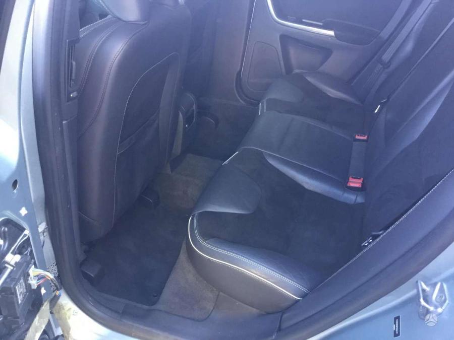 Pelēks Volvo XC60 2015 Tauragė, ar dzinēja tilpumu 3.00 L un nobraukumu 0 tūkst. km par 10888 €, foto 11 vietnē AUTOMOTO.COM.LV
