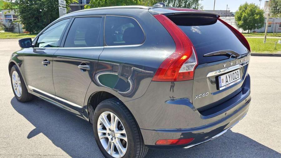 Grey Volvo XC60 2015 in Vilnius, with an engine capacity of 1.97 L and mileage of 155 thousand km for 11600 €, photo 4 on AUTOMOTO.COM.LV