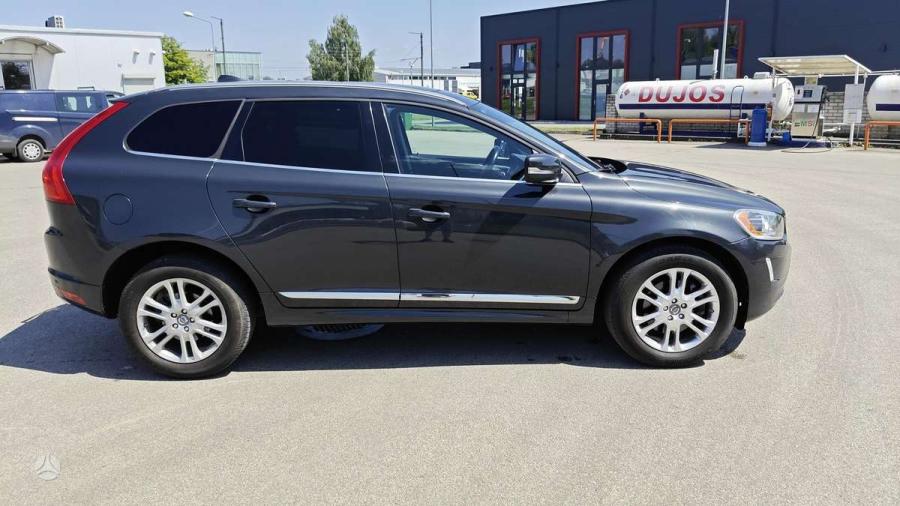 Grey Volvo XC60 2015 in Vilnius, with an engine capacity of 1.97 L and mileage of 155 thousand km for 11600 €, photo 7 on AUTOMOTO.COM.LV