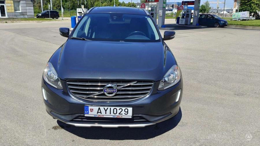 Grey Volvo XC60 2015 in Vilnius, with an engine capacity of 1.97 L and mileage of 155 thousand km for 11600 €, photo 9 on AUTOMOTO.COM.LV