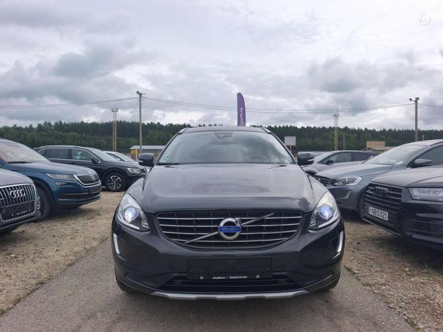 Grey Volvo XC60 2015 in Vilnius, with an engine capacity of 2.40 L and mileage of 224 thousand km for 14750 €, photo 3 on AUTOMOTO.COM.LV