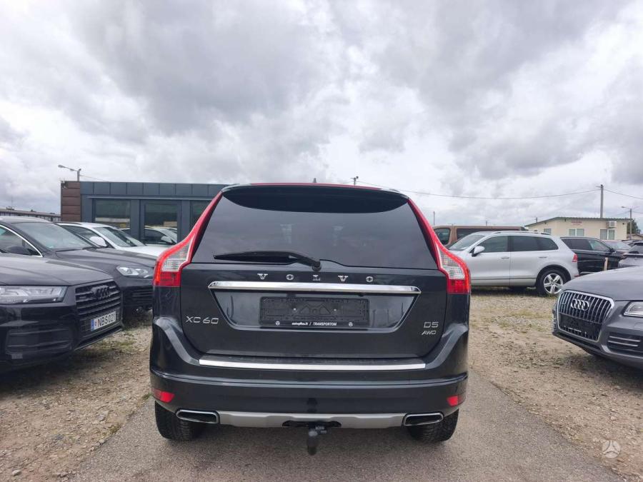 Grey Volvo XC60 2015 in Vilnius, with an engine capacity of 2.40 L and mileage of 224 thousand km for 14750 €, photo 6 on AUTOMOTO.COM.LV