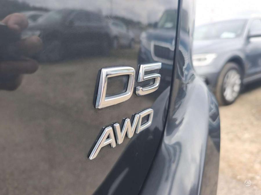 Grey Volvo XC60 2015 in Vilnius, with an engine capacity of 2.40 L and mileage of 224 thousand km for 14750 €, photo 8 on AUTOMOTO.COM.LV