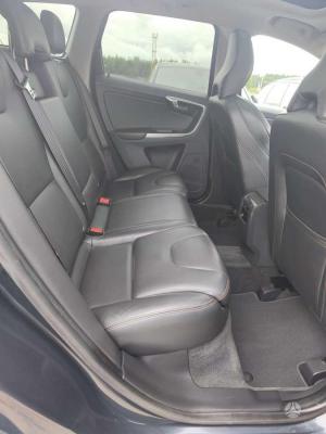 Grey Volvo XC60 2015 in Vilnius, with an engine capacity of 2.40 L and mileage of 224 thousand km for 14750 €, photo 12 on AUTOMOTO.COM.LV