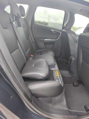 Grey Volvo XC60 2015 in Vilnius, with an engine capacity of 2.40 L and mileage of 224 thousand km for 14750 €, photo 13 on AUTOMOTO.COM.LV