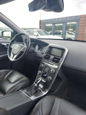 Grey Volvo XC60 2015 in Vilnius, with an engine capacity of 2.40 L and mileage of 224 thousand km for 14750 €, photo 15 on AUTOMOTO.COM.LV