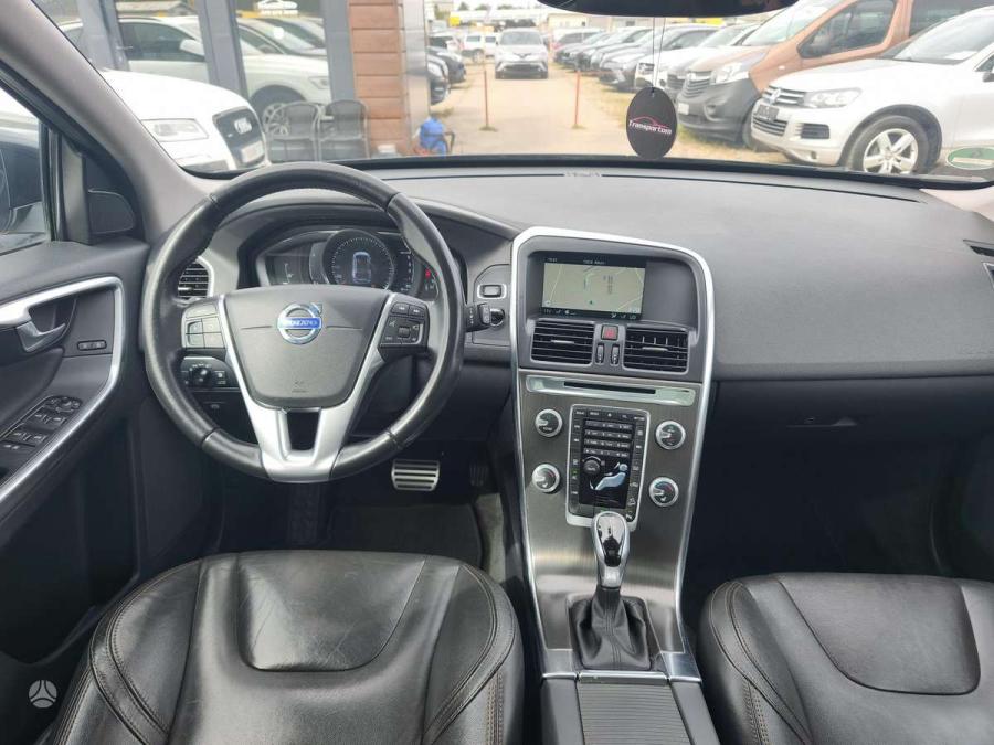 Grey Volvo XC60 2015 in Vilnius, with an engine capacity of 2.40 L and mileage of 224 thousand km for 14750 €, photo 17 on AUTOMOTO.COM.LV