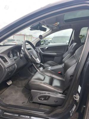 Grey Volvo XC60 2015 in Vilnius, with an engine capacity of 2.40 L and mileage of 224 thousand km for 14750 €, photo 22 on AUTOMOTO.COM.LV