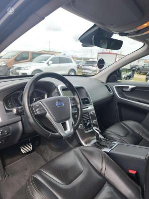 Grey Volvo XC60 2015 in Vilnius, with an engine capacity of 2.40 L and mileage of 224 thousand km for 14750 €, photo 23 on AUTOMOTO.COM.LV