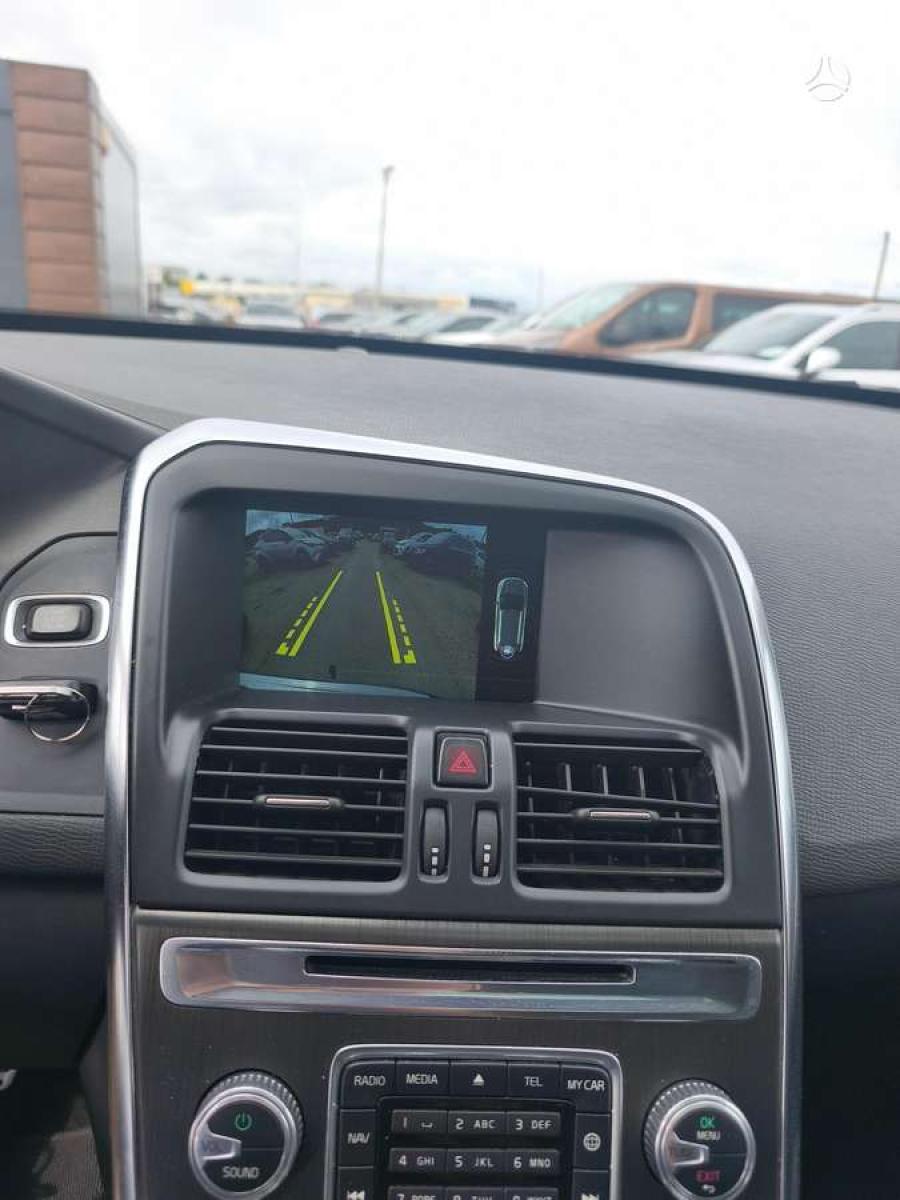 Grey Volvo XC60 2015 in Vilnius, with an engine capacity of 2.40 L and mileage of 224 thousand km for 14750 €, photo 25 on AUTOMOTO.COM.LV
