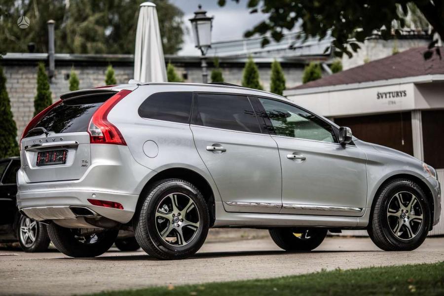 Pelēks Volvo XC60 2015 Šauļi, ar dzinēja tilpumu 2.95 L un nobraukumu 146 tūkst. km par 15500 €, foto 11 vietnē AUTOMOTO.COM.LV