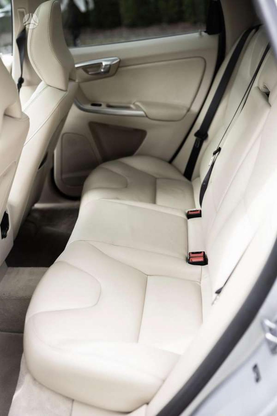Pelēks Volvo XC60 2015 Šauļi, ar dzinēja tilpumu 2.95 L un nobraukumu 146 tūkst. km par 15500 €, foto 22 vietnē AUTOMOTO.COM.LV