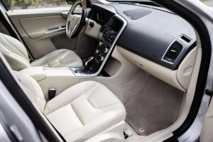 Pelēks Volvo XC60 2015 Šauļi, ar dzinēja tilpumu 2.95 L un nobraukumu 146 tūkst. km par 15500 €, foto 23 vietnē AUTOMOTO.COM.LV