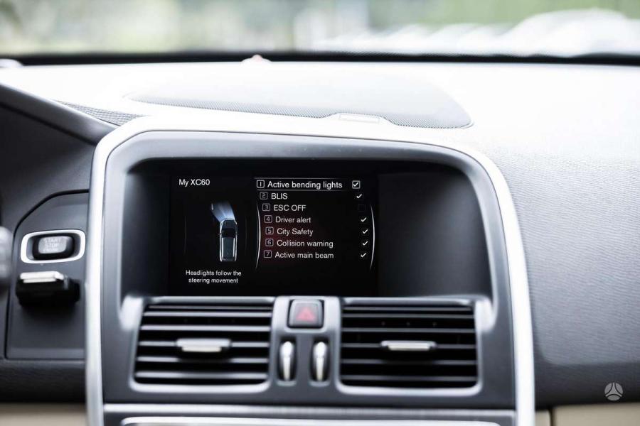 Pelēks Volvo XC60 2015 Šauļi, ar dzinēja tilpumu 2.95 L un nobraukumu 146 tūkst. km par 15500 €, foto 27 vietnē AUTOMOTO.COM.LV