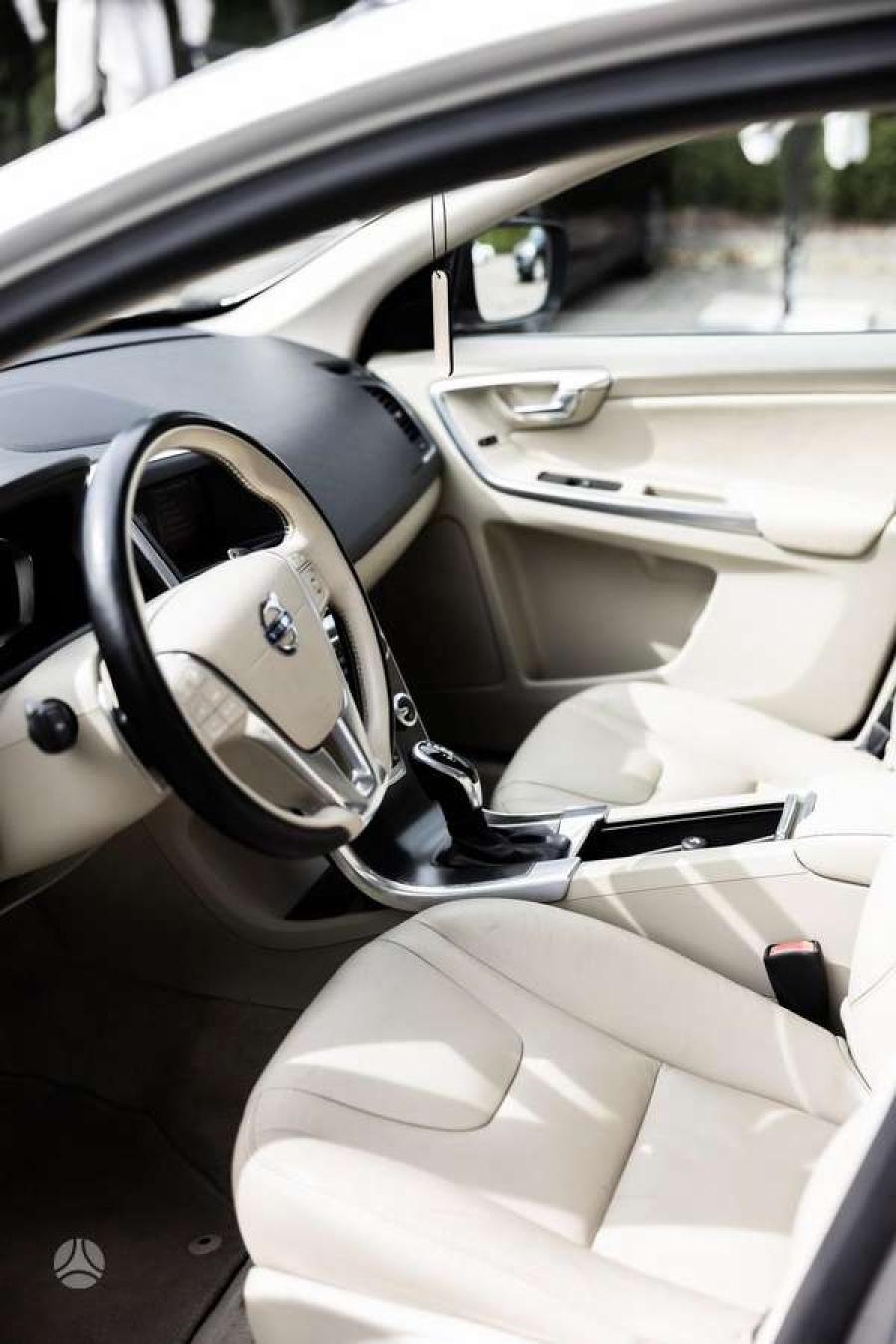 Pelēks Volvo XC60 2015 Šauļi, ar dzinēja tilpumu 2.95 L un nobraukumu 146 tūkst. km par 15500 €, foto 29 vietnē AUTOMOTO.COM.LV