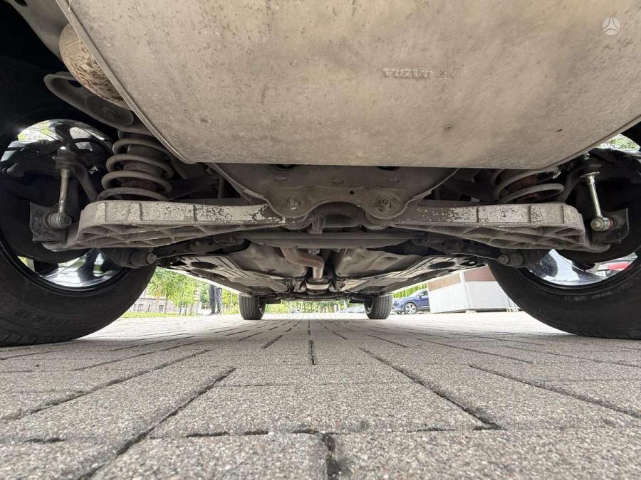 Pelēks Volvo XC60 2015 Šauļi, ar dzinēja tilpumu 2.95 L un nobraukumu 146 tūkst. km par 15500 €, foto 38 vietnē AUTOMOTO.COM.LV