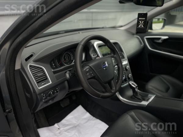 Grey Volvo XC60 2015 in Riga, with an engine capacity of 2.00 L and mileage of 186 thousand km for 8600 €, photo 6 on AUTOMOTO.COM.LV