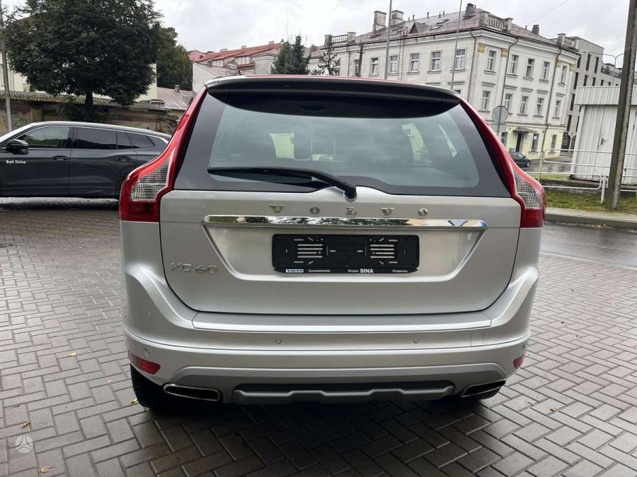 Pelēks Volvo XC60 2015 Viļņa, ar dzinēja tilpumu 1.98 L un nobraukumu 270 tūkst. km par 9700 €, foto 9 vietnē AUTOMOTO.COM.LV