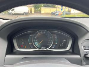 Pelēks Volvo XC60 2015 Viļņa, ar dzinēja tilpumu 1.98 L un nobraukumu 270 tūkst. km par 9700 €, foto 24 vietnē AUTOMOTO.COM.LV