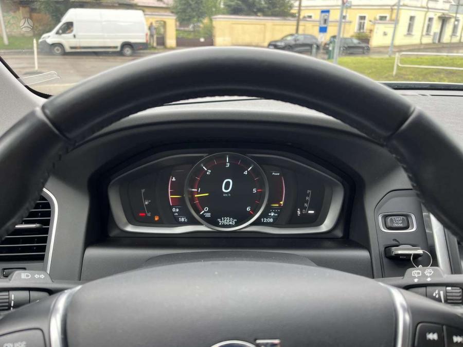 Pelēks Volvo XC60 2015 Viļņa, ar dzinēja tilpumu 1.98 L un nobraukumu 270 tūkst. km par 9700 €, foto 25 vietnē AUTOMOTO.COM.LV