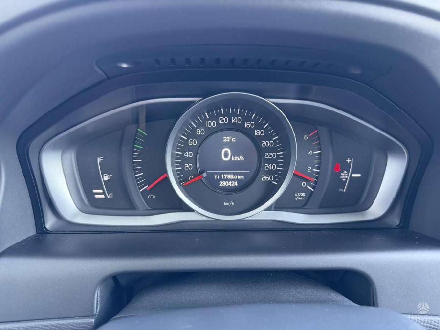 Серый Вольво ХС60 2015 в Клайпеда, объемом двигателя 1.97 л и пробегом 230 тыс. км за 8600 €, фото 13 на AUTOMOTO.COM.LV