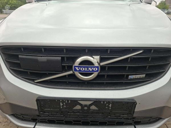 Pelēks Volvo XC60 2015 Kauņa, ar dzinēja tilpumu 2.40 L un nobraukumu 263 tūkst. km par 12999 €, foto 3 vietnē AUTOMOTO.COM.LV