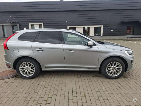 Pelēks Volvo XC60 2015 Kauņa, ar dzinēja tilpumu 2.40 L un nobraukumu 263 tūkst. km par 12999 €, foto 4 vietnē AUTOMOTO.COM.LV