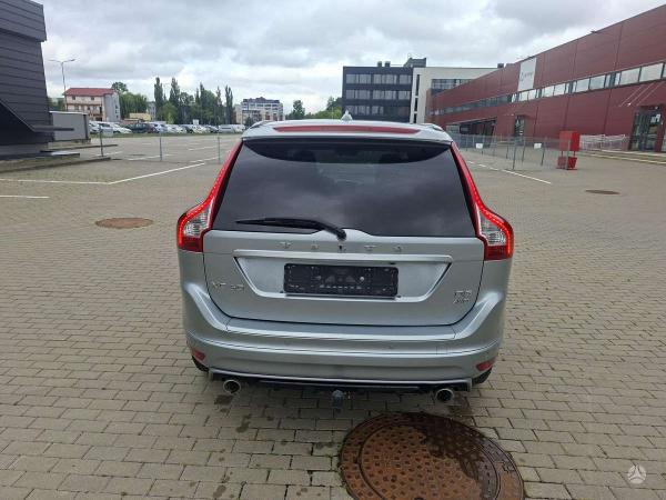 Pelēks Volvo XC60 2015 Kauņa, ar dzinēja tilpumu 2.40 L un nobraukumu 263 tūkst. km par 12999 €, foto 5 vietnē AUTOMOTO.COM.LV