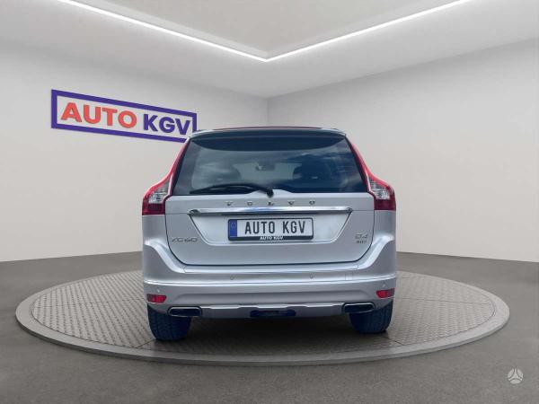Grey Volvo XC60 2015 in Vilnius, with an engine capacity of 2.40 L and mileage of 263 thousand km for 11999 €, photo 5 on AUTOMOTO.COM.LV