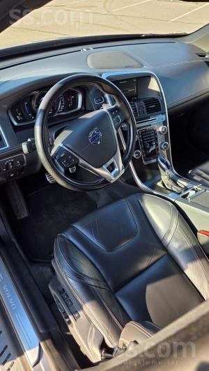 Pelēks Volvo XC60 2015 Rīga, ar dzinēja tilpumu 2.40 L un nobraukumu 230 tūkst. km par 15700 €, foto 7 vietnē AUTOMOTO.COM.LV