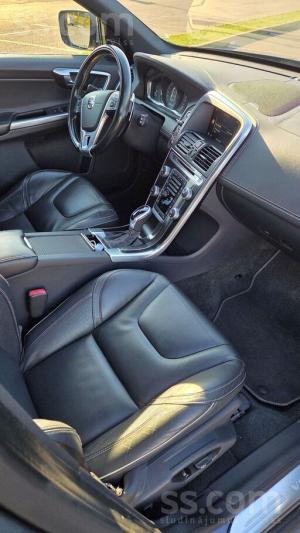 Pelēks Volvo XC60 2015 Rīga, ar dzinēja tilpumu 2.40 L un nobraukumu 230 tūkst. km par 15700 €, foto 8 vietnē AUTOMOTO.COM.LV