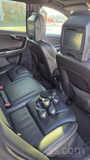 Pelēks Volvo XC60 2015 Rīga, ar dzinēja tilpumu 2.40 L un nobraukumu 230 tūkst. km par 15700 €, foto 9 vietnē AUTOMOTO.COM.LV