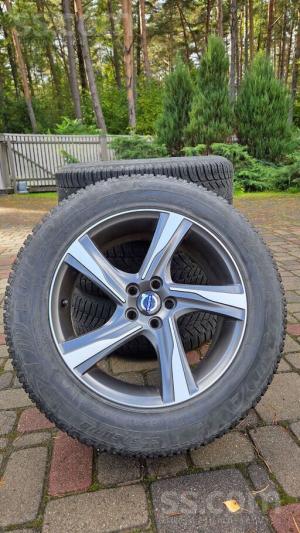 Pelēks Volvo XC60 2015 Rīga, ar dzinēja tilpumu 2.40 L un nobraukumu 230 tūkst. km par 15700 €, foto 11 vietnē AUTOMOTO.COM.LV