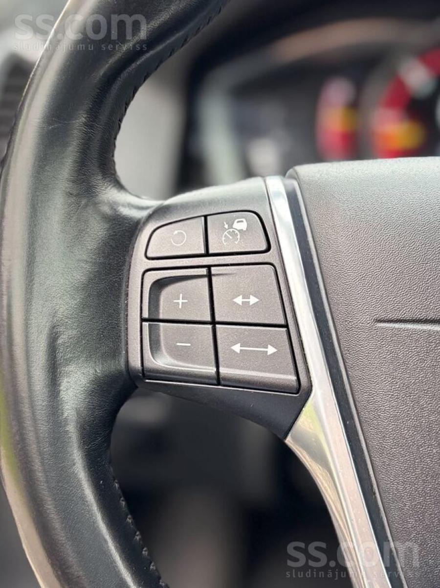 Серый Вольво ХС60 2015 в Екабпилс, объемом двигателя 2.40 л и пробегом 185 тыс. км за 12500 €, фото 20 на AUTOMOTO.COM.LV