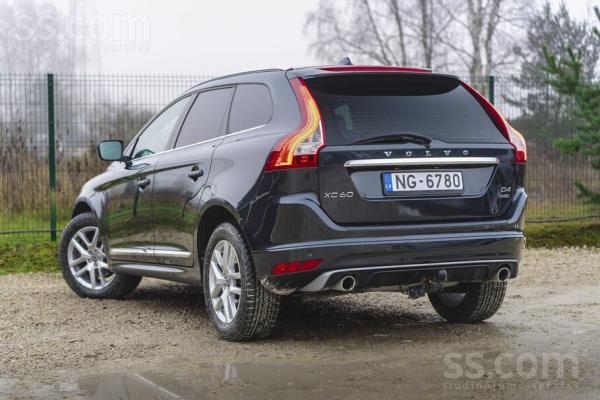 Pelēks Volvo XC60 2016 Rīga, ar dzinēja tilpumu 2.40 L un nobraukumu 195 tūkst. km par 15590 €, foto 4 vietnē AUTOMOTO.COM.LV