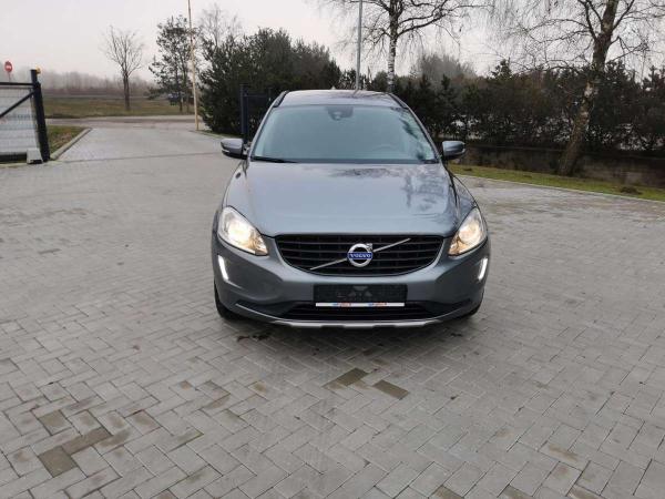 Grey Volvo XC60 2016 in Kaunas, with an engine capacity of 1.97 L and mileage of 275 thousand km for 11500 €, photo 5 on AUTOMOTO.COM.LV