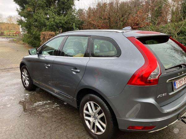 Grey Volvo XC60 2016 in Kaunas, with an engine capacity of 2.00 L and mileage of 350 thousand km for 11200 €, photo 5 on AUTOMOTO.COM.LV