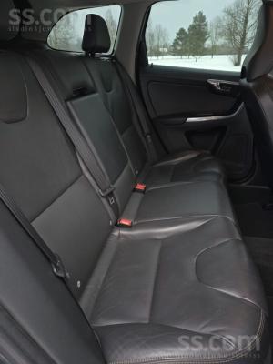 Pelēks Volvo XC60 2016 Jelgava, ar dzinēja tilpumu 2.00 L un nobraukumu 217 tūkst. km par 12800 €, foto 21 vietnē AUTOMOTO.COM.LV