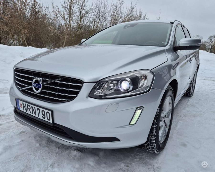 Grey Volvo XC60 2016 in Panevezys, with an engine capacity of 1.97 L and mileage of 285 thousand km for 10499 €, photo 9 on AUTOMOTO.COM.LV